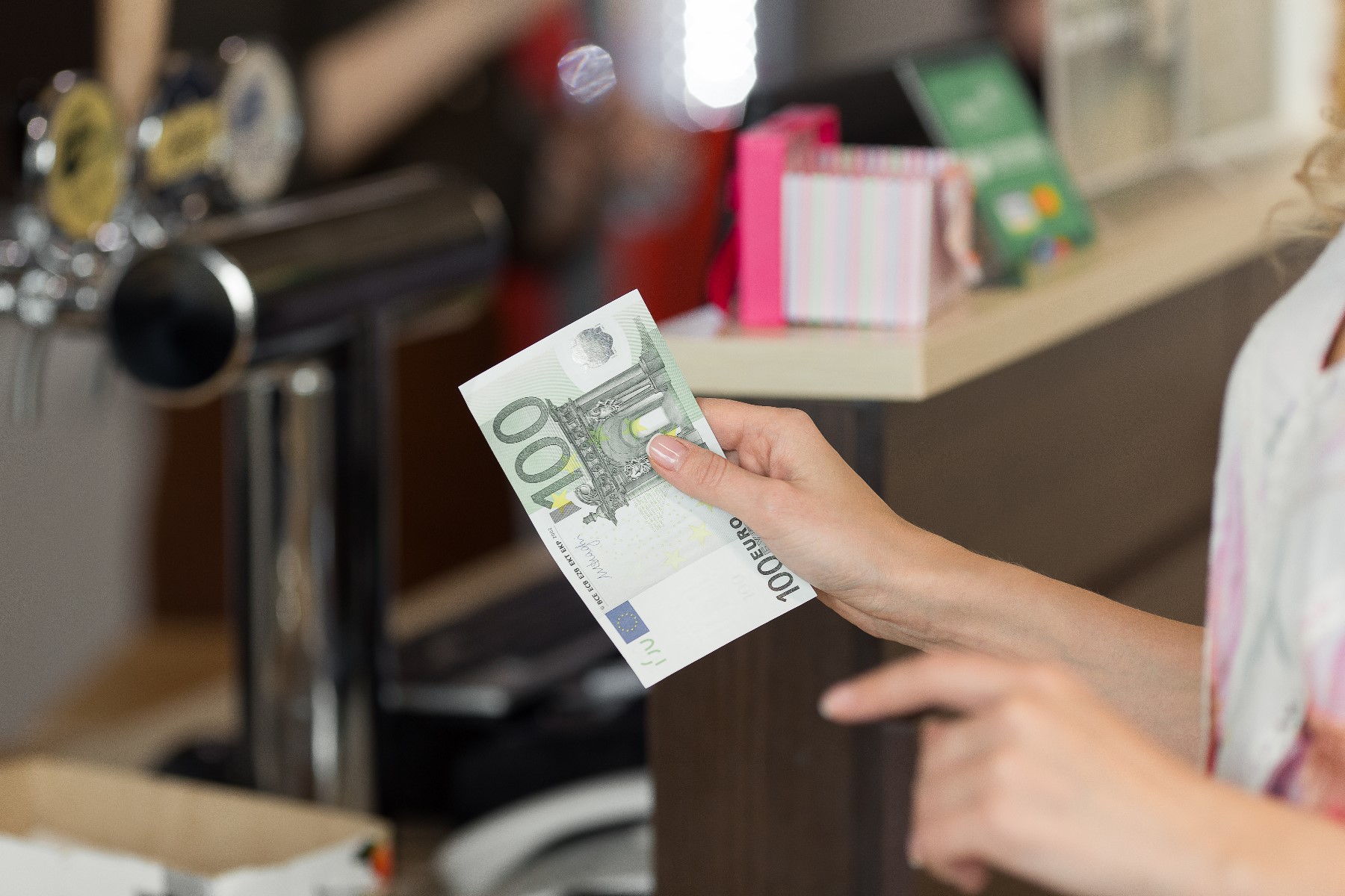 Angriffe aufs Bargeld werden immer dreister! | Die Freiheitlichen Angriffe aufs Bargeld werden immer dreister! | Die Freiheitlichen